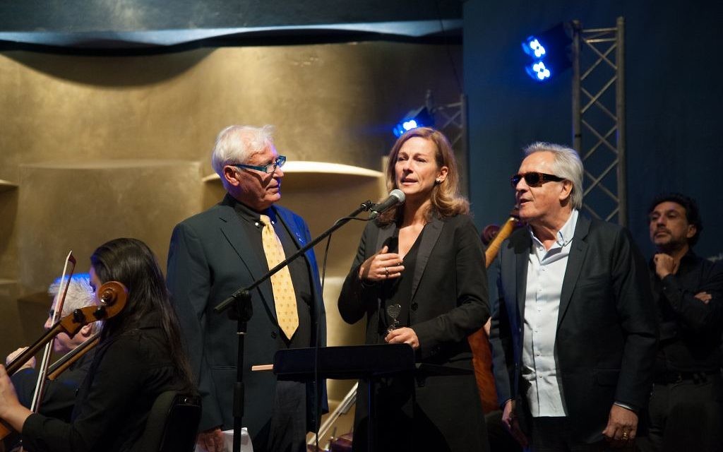Anne Gravoin à Tel Aviv : 'ce violon récupéré à Drancy, c'est aussi mon ...