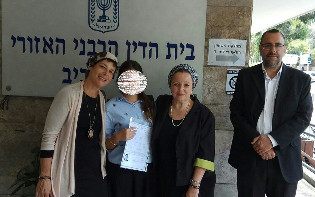 Une juive argentine parvient à obtenir son guet en Israël - The Times ...