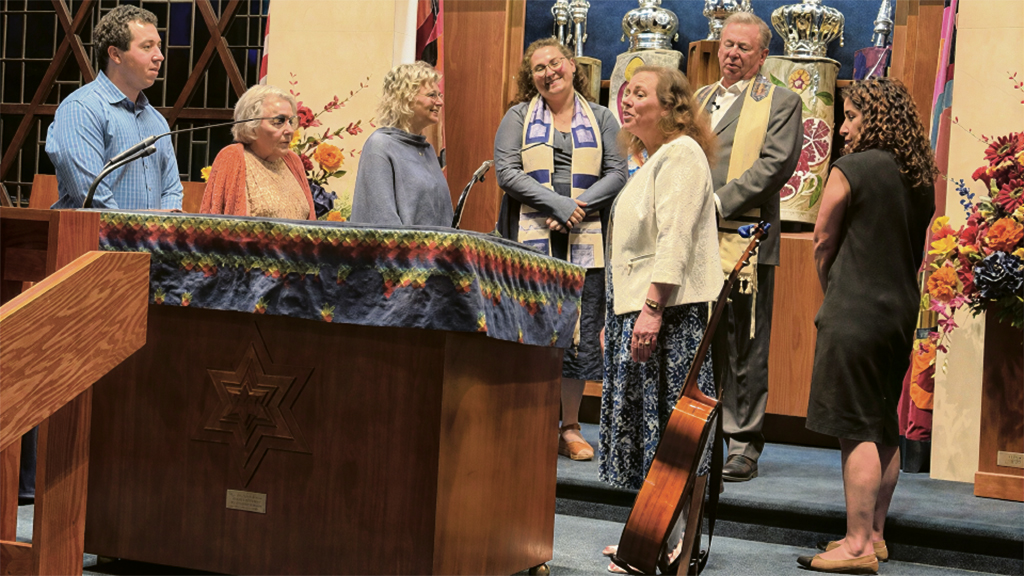 Wayne shul honors its student cantor - The Jewish Standard