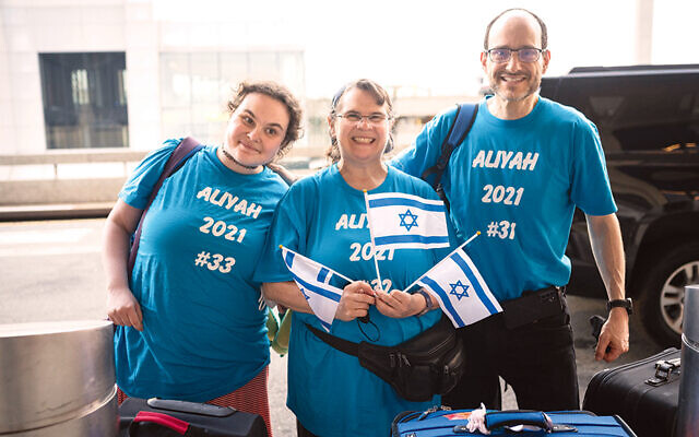Locals among 170+ olim who landed in Ben Gurion Airport | New Jersey ...