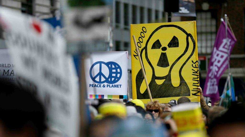 As nuclear powers meet, NYC rally demands end to weapons | The Times of ...