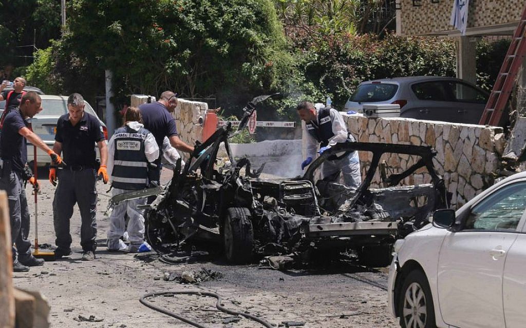 Six wounded in Tel Aviv-area car explosion | The Times of Israel