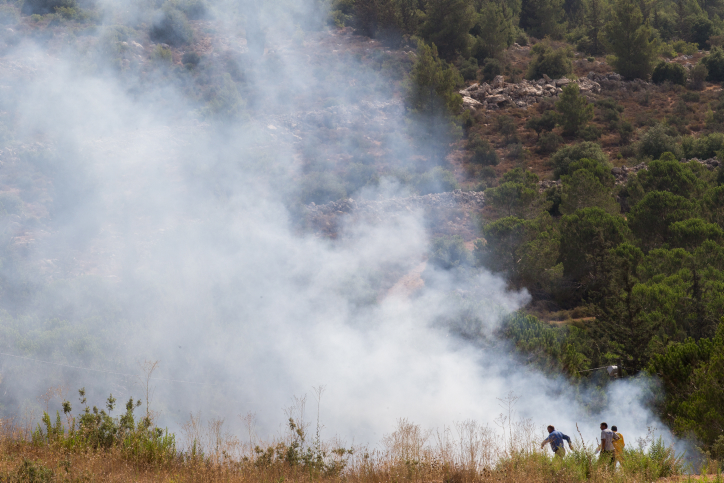 Firefighters battle large brush fire outside Jerusalem | The Times of ...