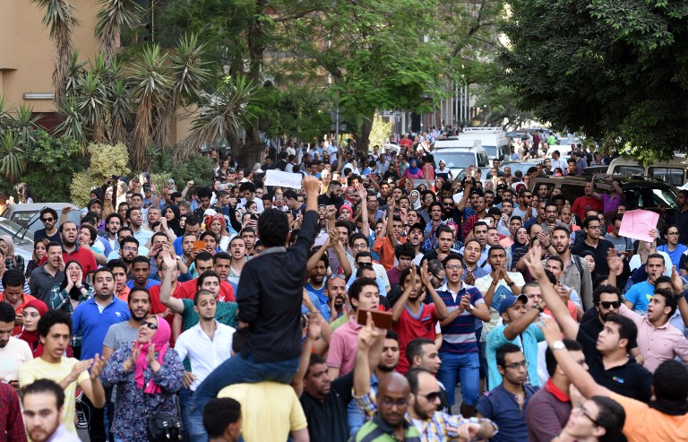 Egyptian police stifle mass protest over island handover | The Times of ...