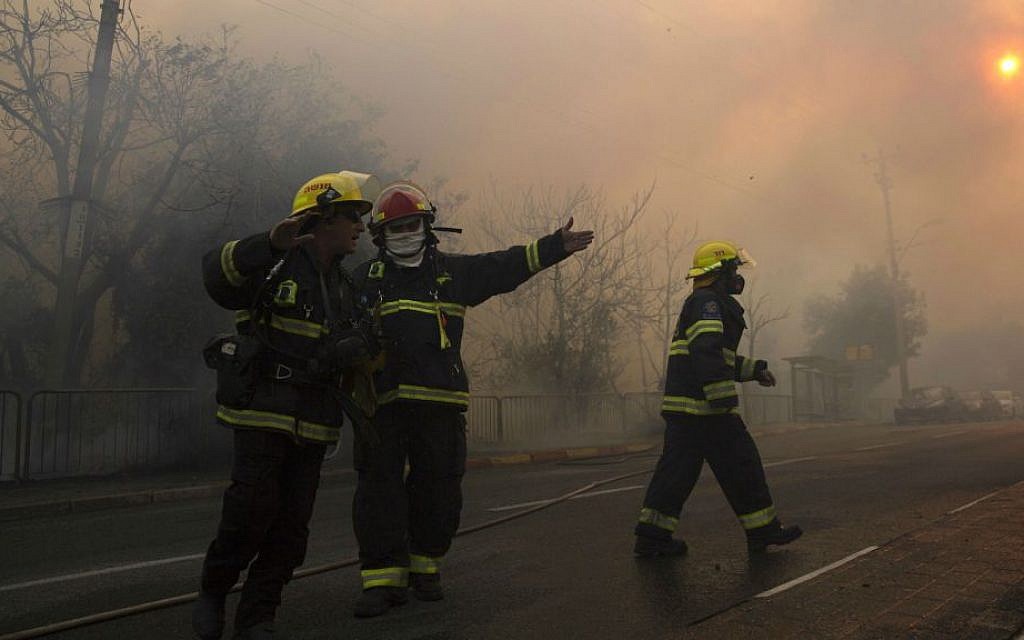 Israeli firefighters protest flammable new uniforms | The Times of Israel