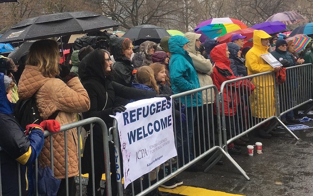 'We were once strangers too': Jews rally across US in support of ...