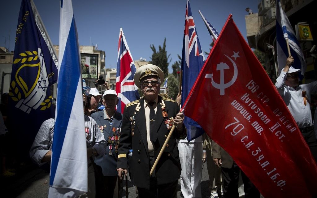 Israeli Red Army veterans show off their medals for Victory Day | The ...