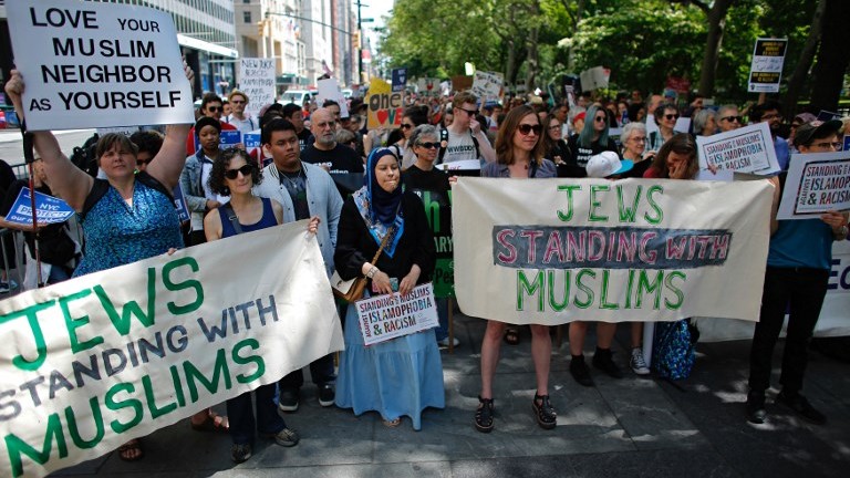 Rallies against Islamic law draw counter-protests across US | The Times ...