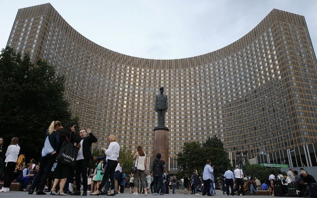 15,000 evacuated in Moscow after bomb threats | The Times of Israel