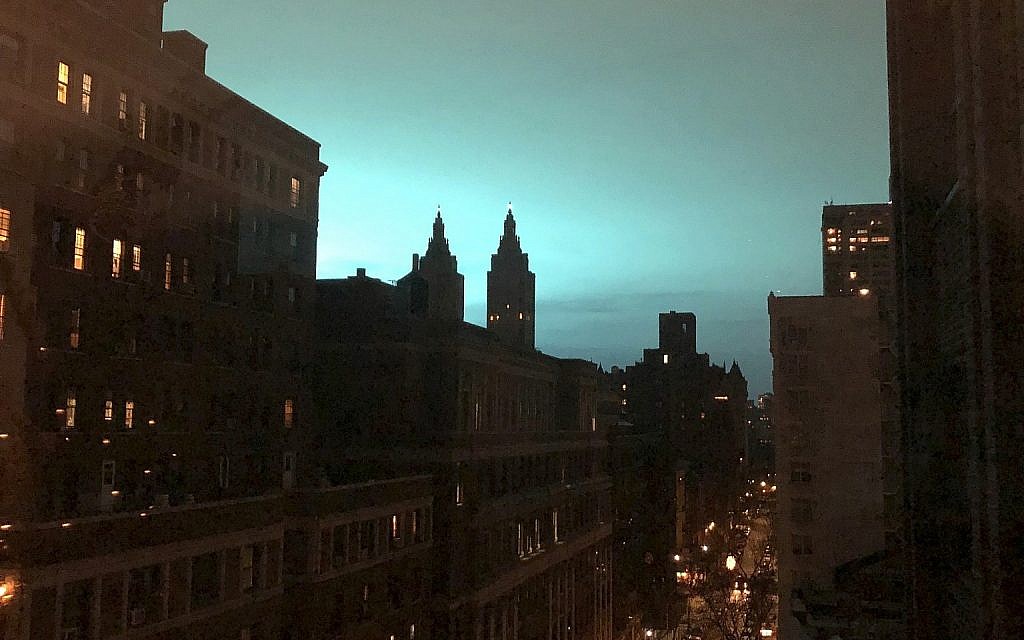 Not aliens: NY skies turn bright blue after power plant explosion | The ...