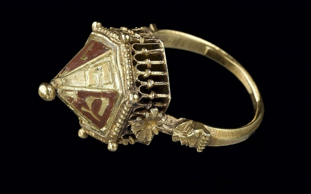 Stunning finds from the Met’s exhibit on medieval Jewish treasure | The ...
