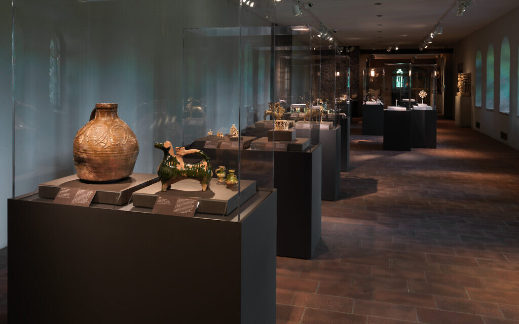 Medieval jewels hidden by Jews during Black Death on show at NY Met ...