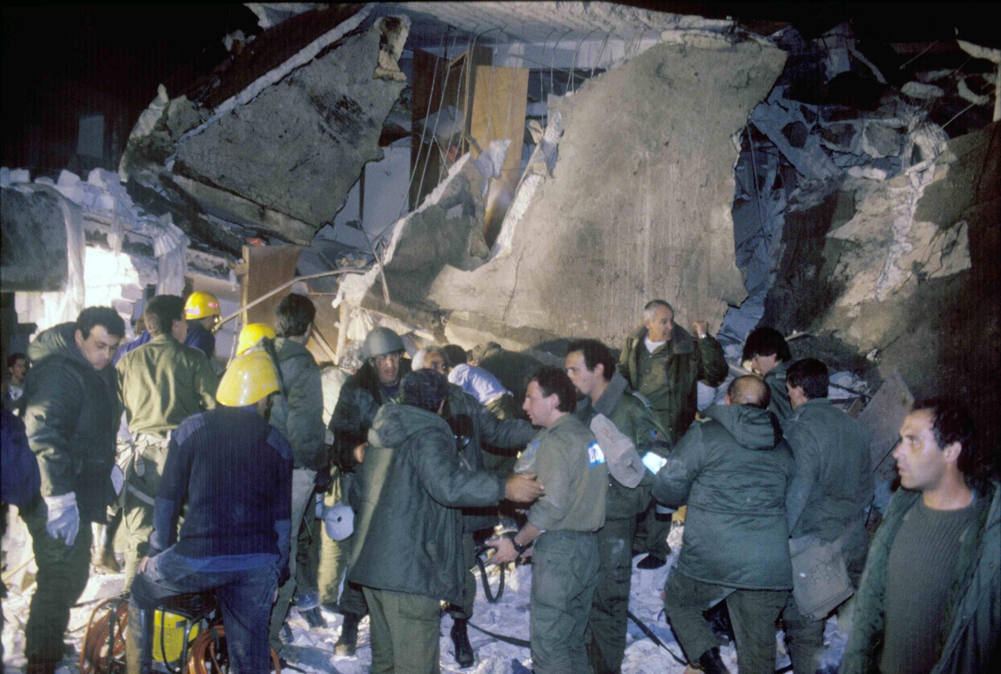 Gas masks, missiles and irony: Defense Ministry releases photos of 1991 ...