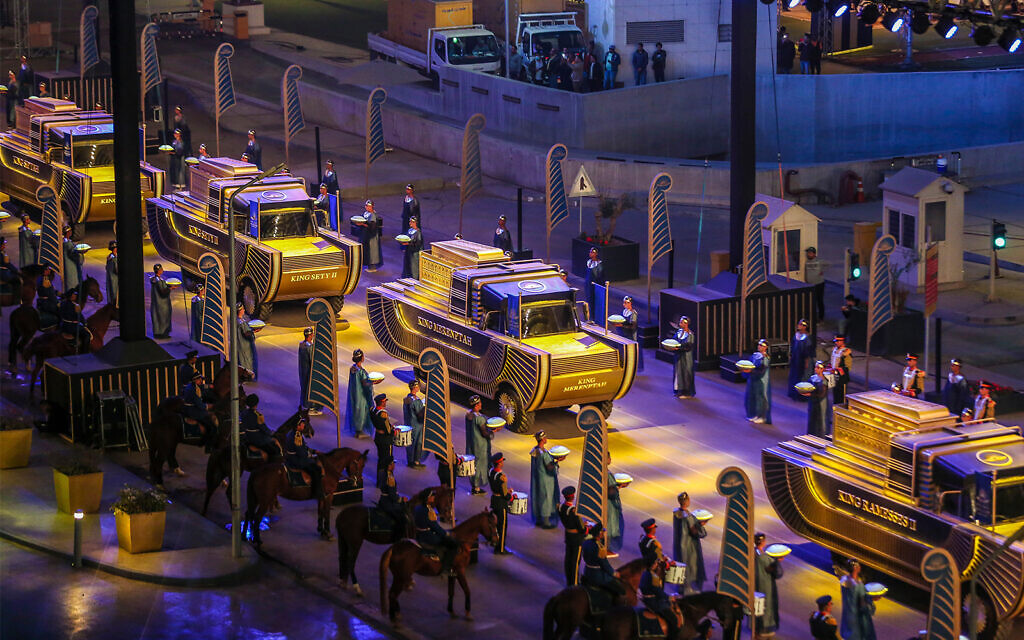 In show of Pharaonic heritage, Egypt parades 22 royal mummies through ...