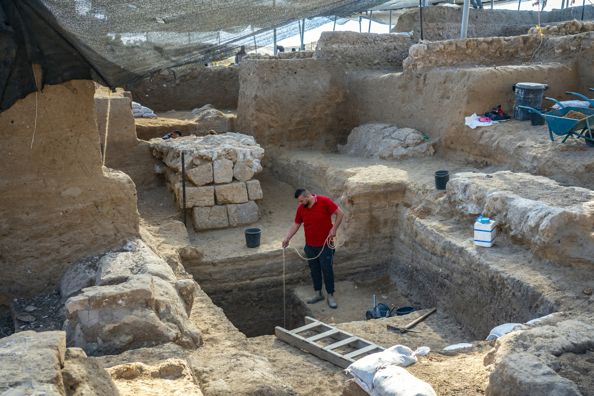In first, Sanhedrin-era building found in Yavne, where sages fled ...