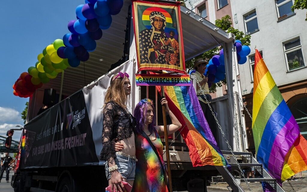 Over 100 LGBT Catholic church officials stage mass coming-out in ...