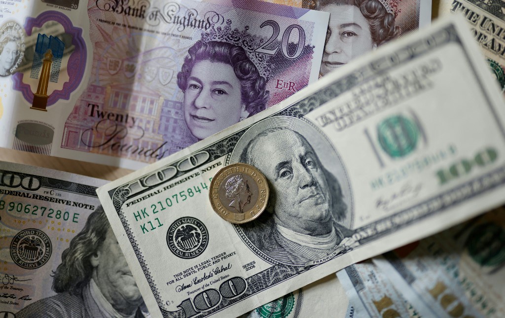 British Pound 100 British Pound 100