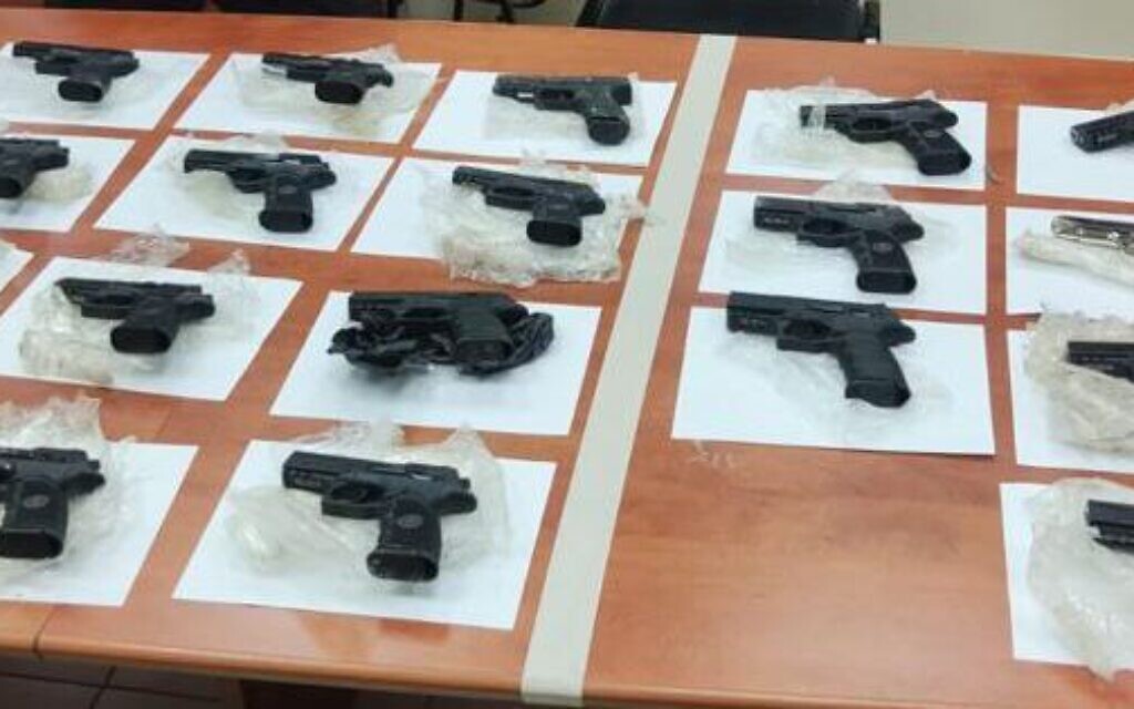 Security forces foil bid to smuggle guns from Jordan to West Bank | The ...