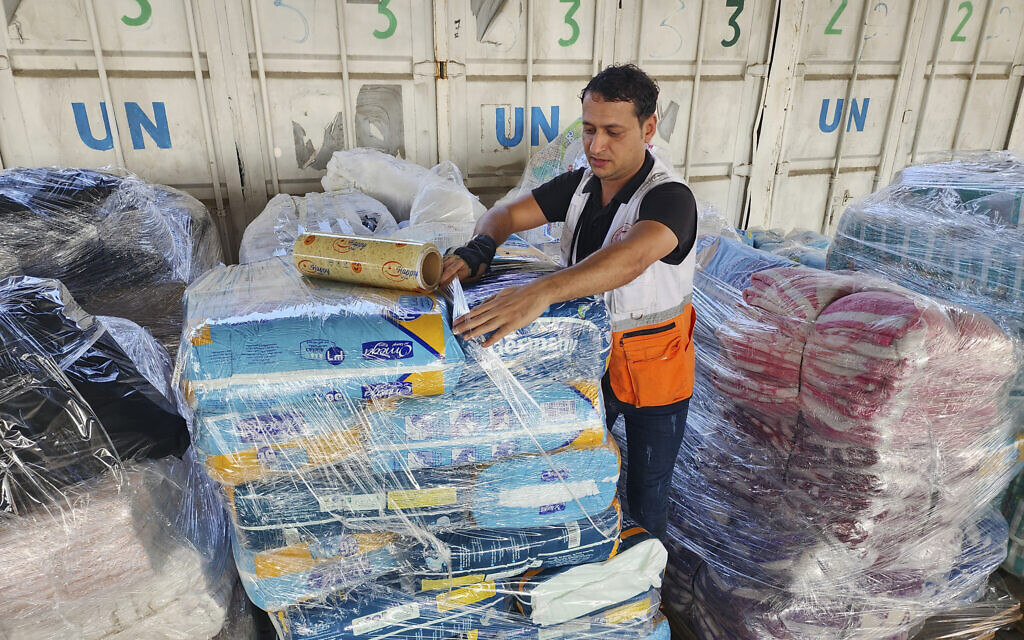 Thousands break into UN aid warehouses in Gaza to take food, 'basic ...