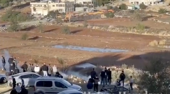 Crowds gather outside West Bank prison awaiting release of Palestinian ...
